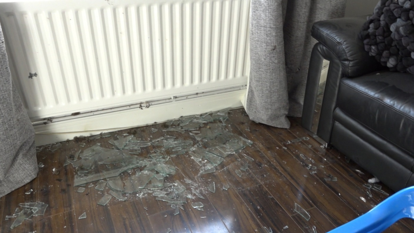Police investigate east Belfast pipe bomb attack | UTV | ITV News