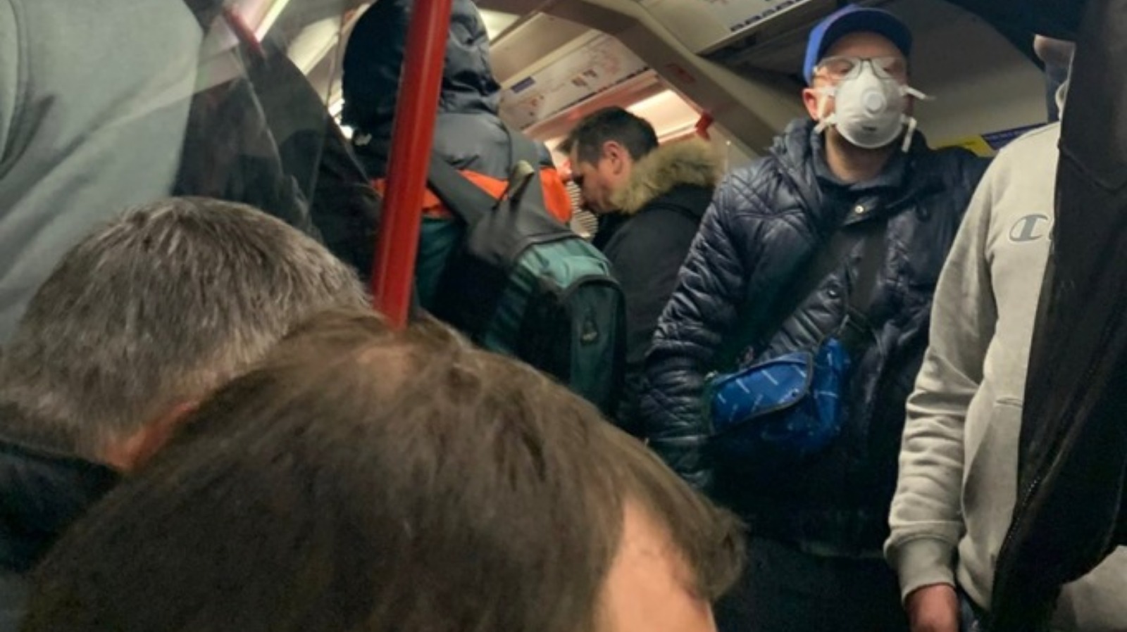 Police 'on hand' to stop non-essential workers from travelling on the ...