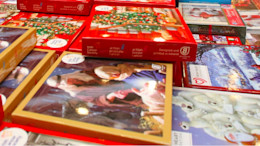 Christmas Cards May Be Replaced By Festive Text Messages ITV News