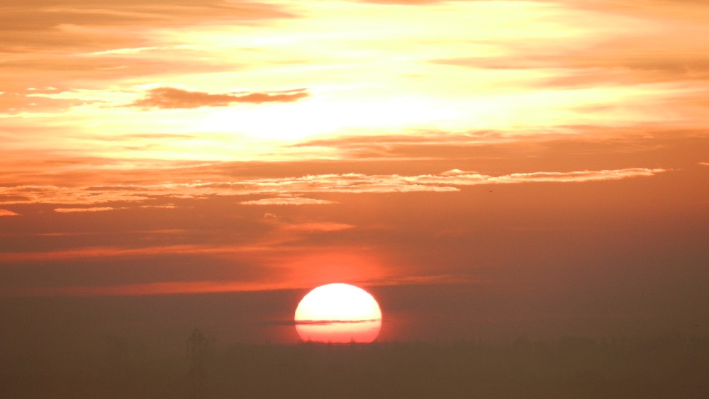 Thursday's Forecast: Cloudy, misty and mostly dry. Turning much colder ...