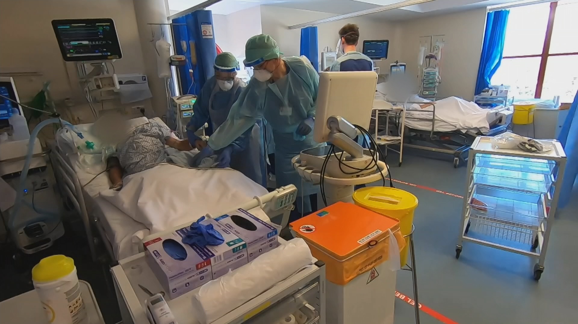 'It is scary': Inside the 'red zone' intensive care unit where NHS ...