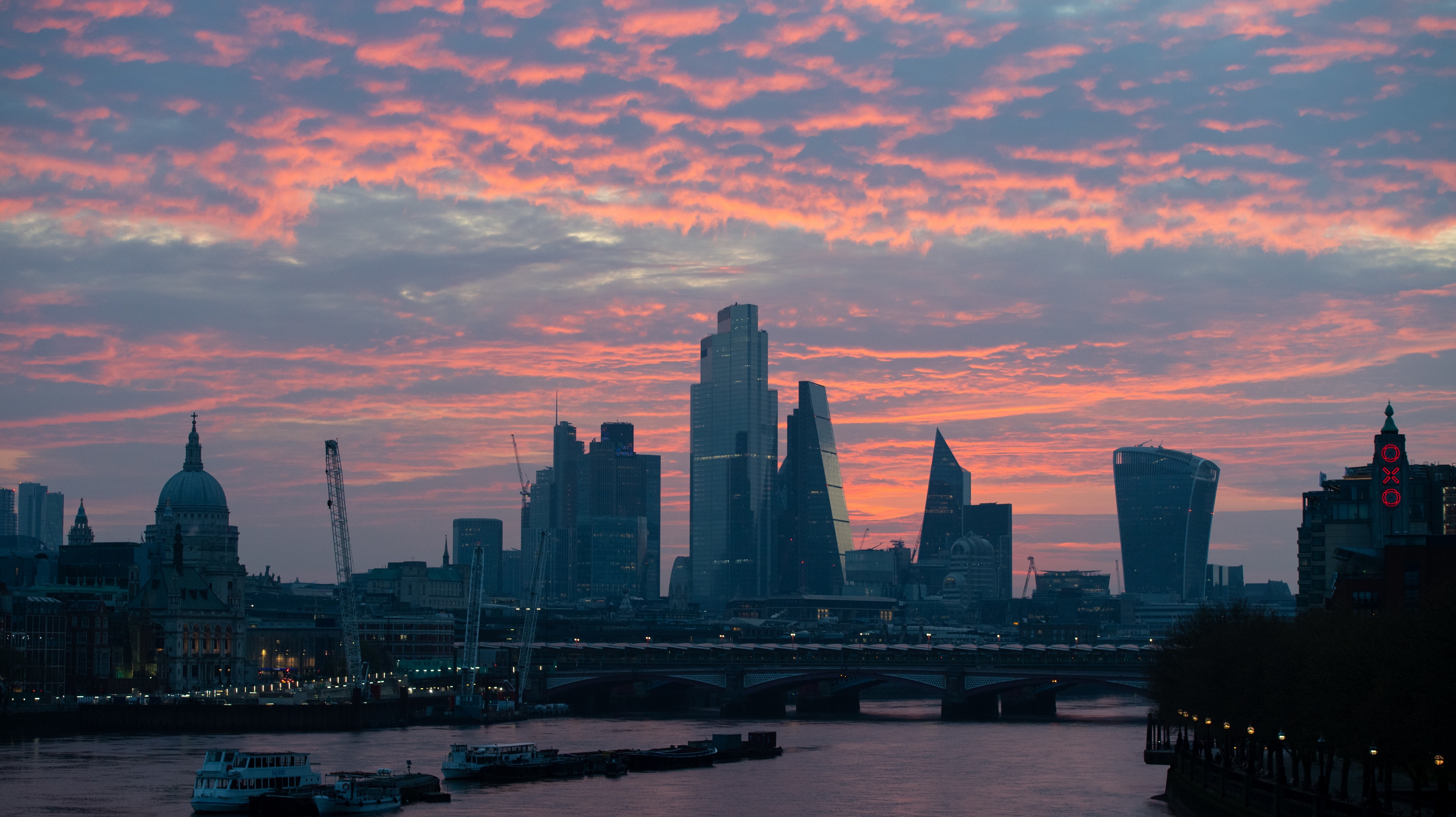 London temperatures to hit 24C in hottest April for six years | ITV ...