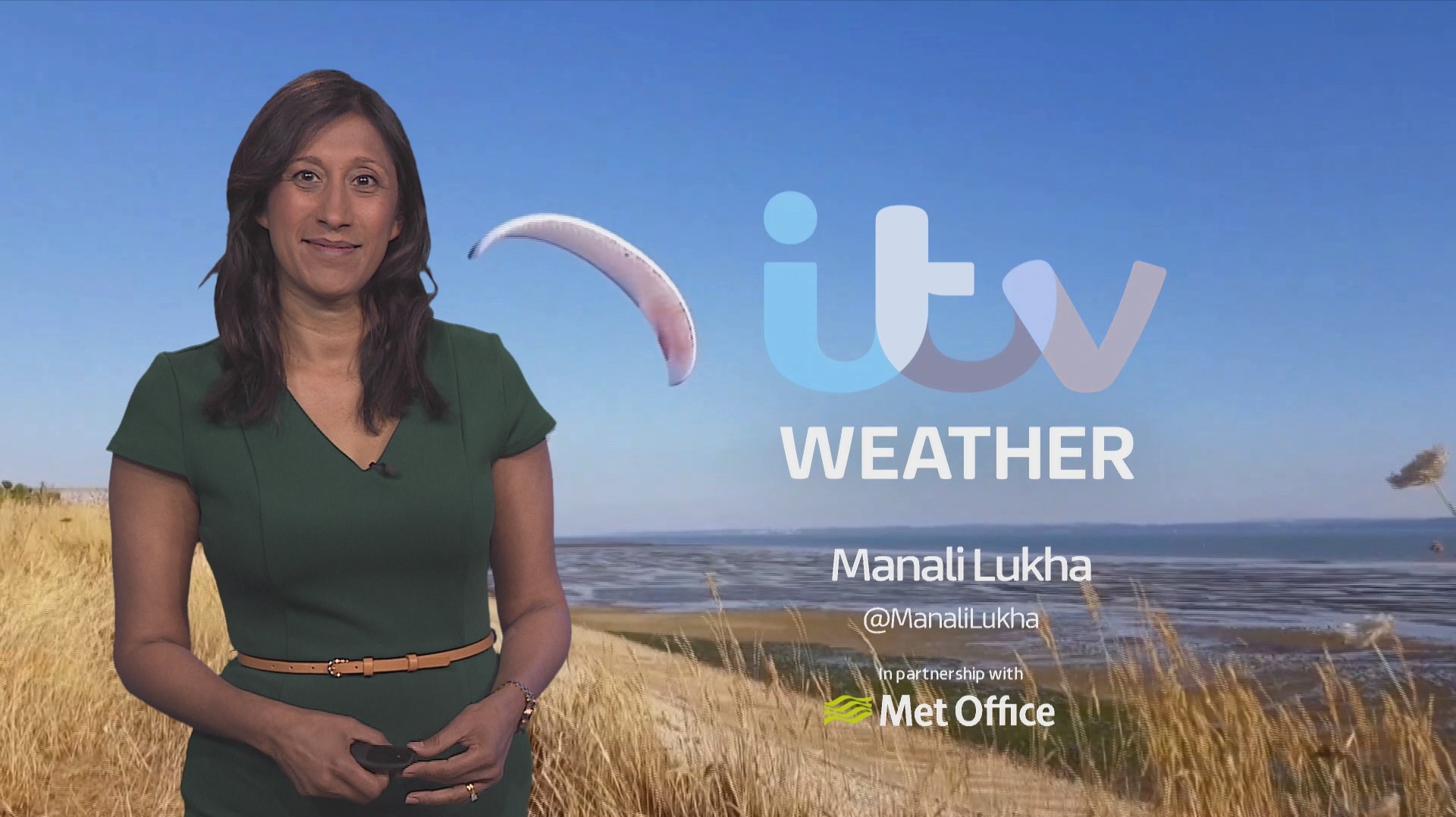 UK weather forecast: Warm sunshine with a gentle breeze | ITV News Meridian