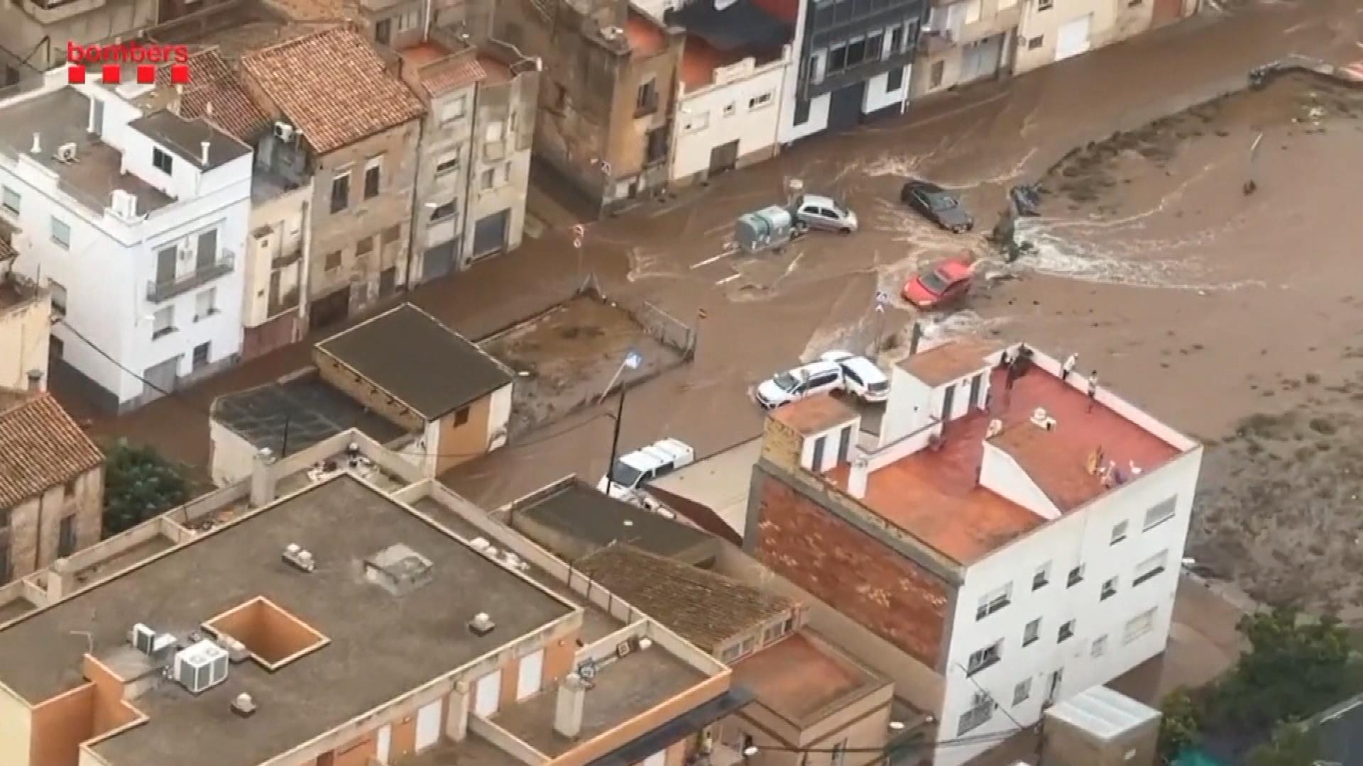 Heavy rainfall sweeps across Spain as mayor issues stay at home request ...