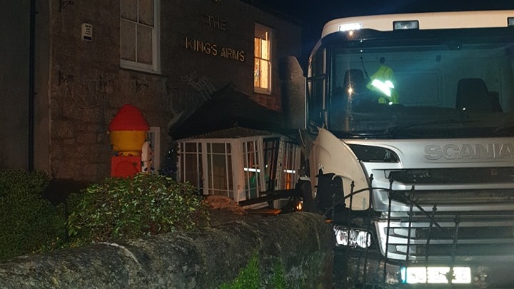 Schools consider closing tomorrow because of 'treacherous' driving conditions in Cornwall | ITV ...