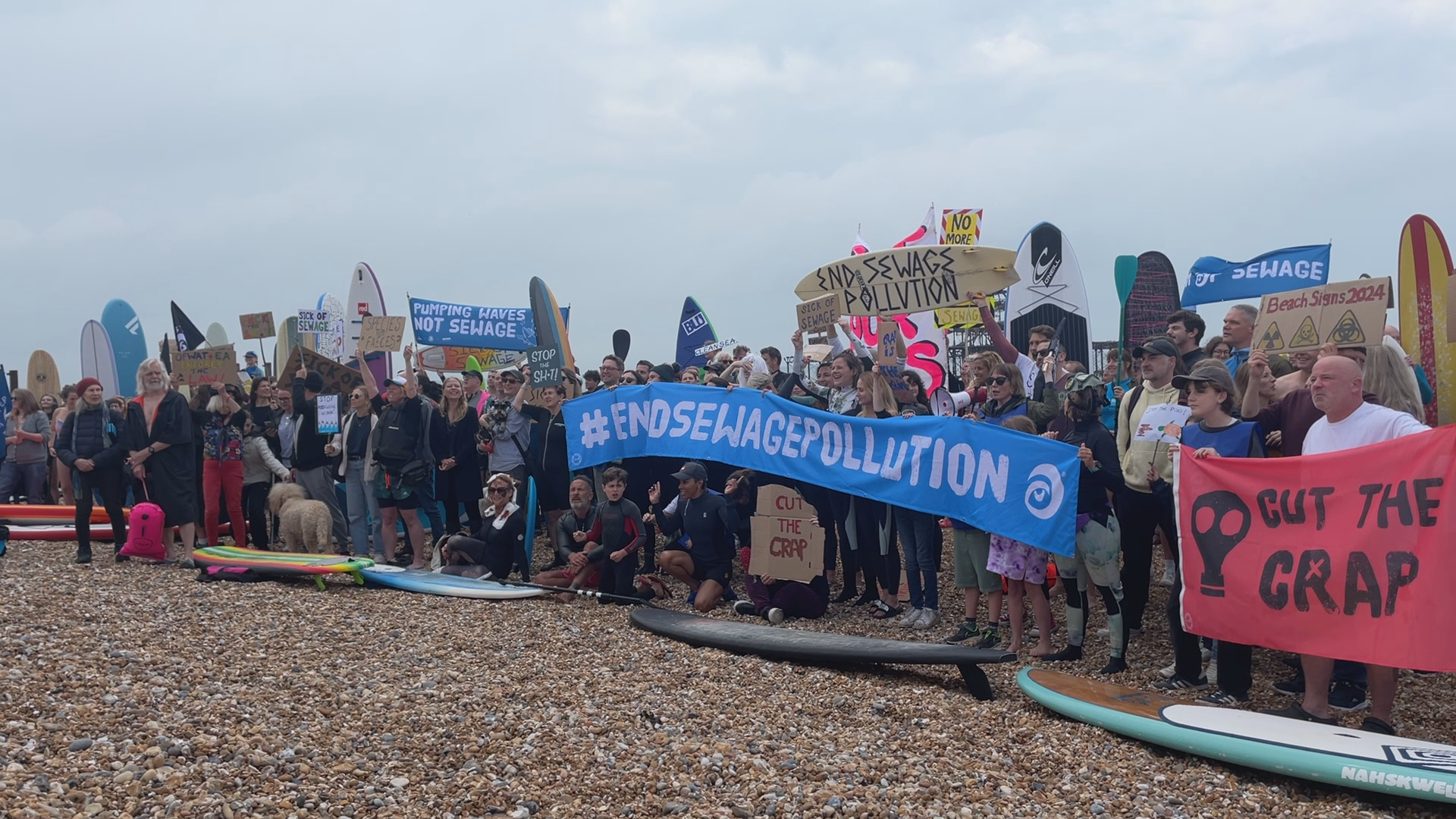 Dame Kelly Holmes joins Brighton sewage protest in mass demonstration ...