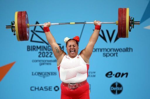 Emily Campbell wins Commonwealth Games weightlifting gold in women's ...