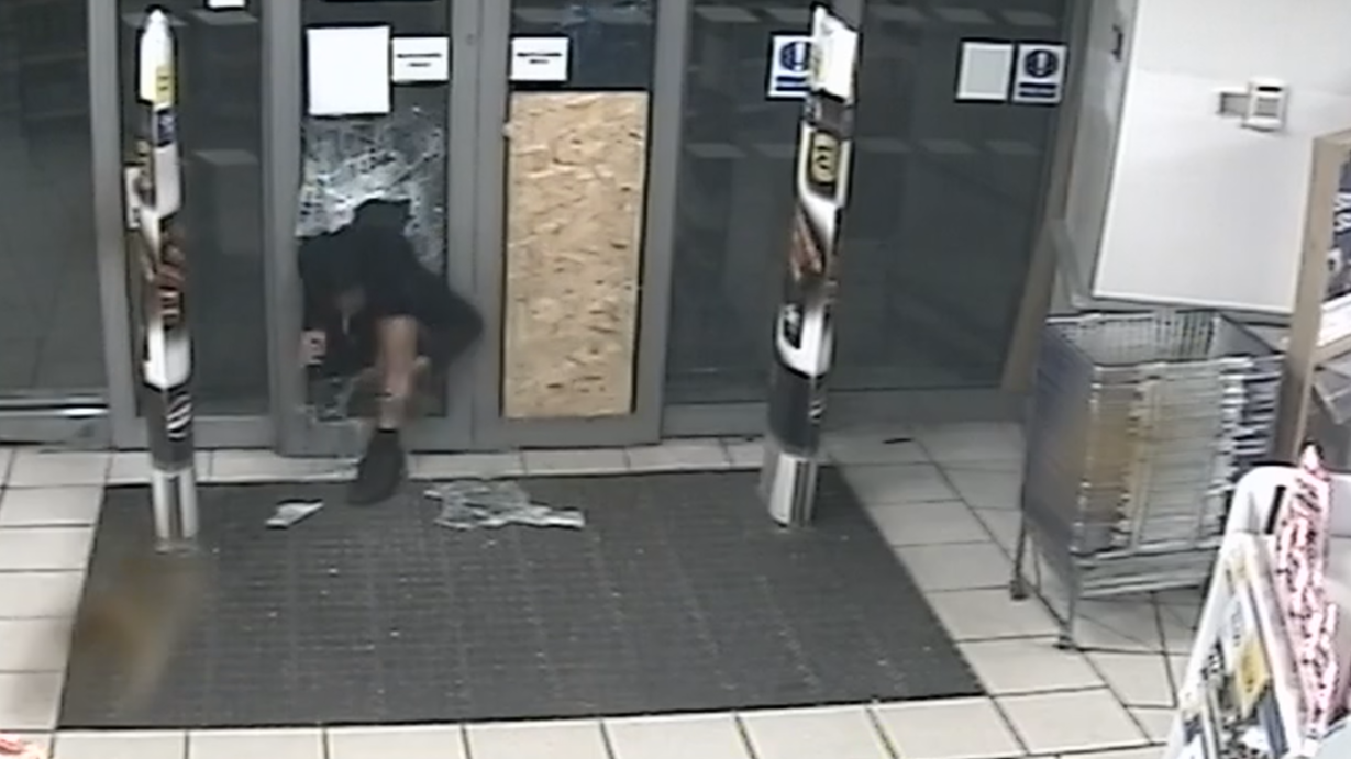 Man jailed for 16 months after burgling Tesco as violence flared in ...