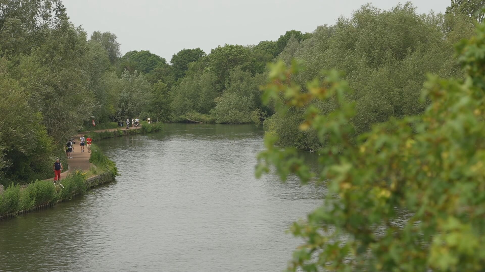 Boy, 14, dies after getting into difficulty in river in Oxford | ITV ...