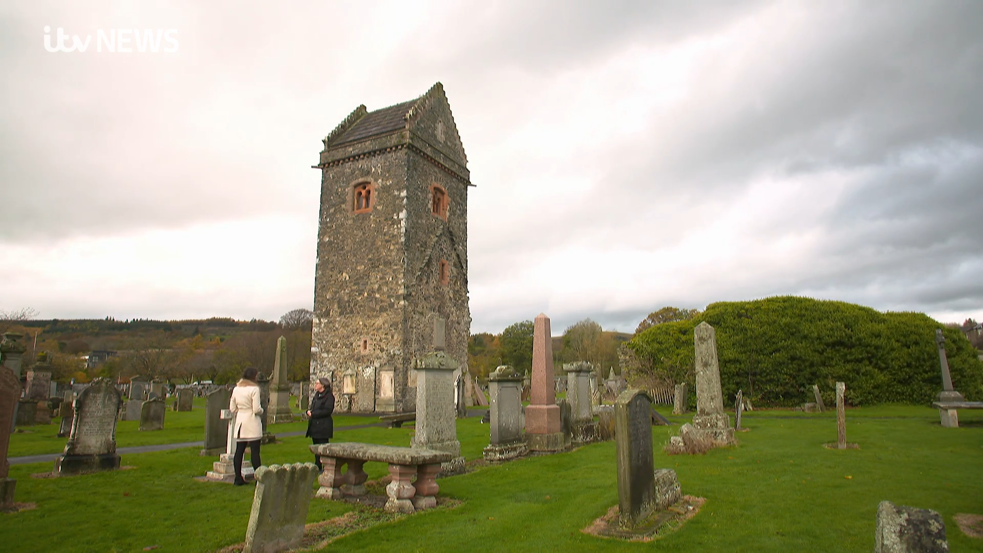 Border Life: Tending to the resting places of people who lost their ...