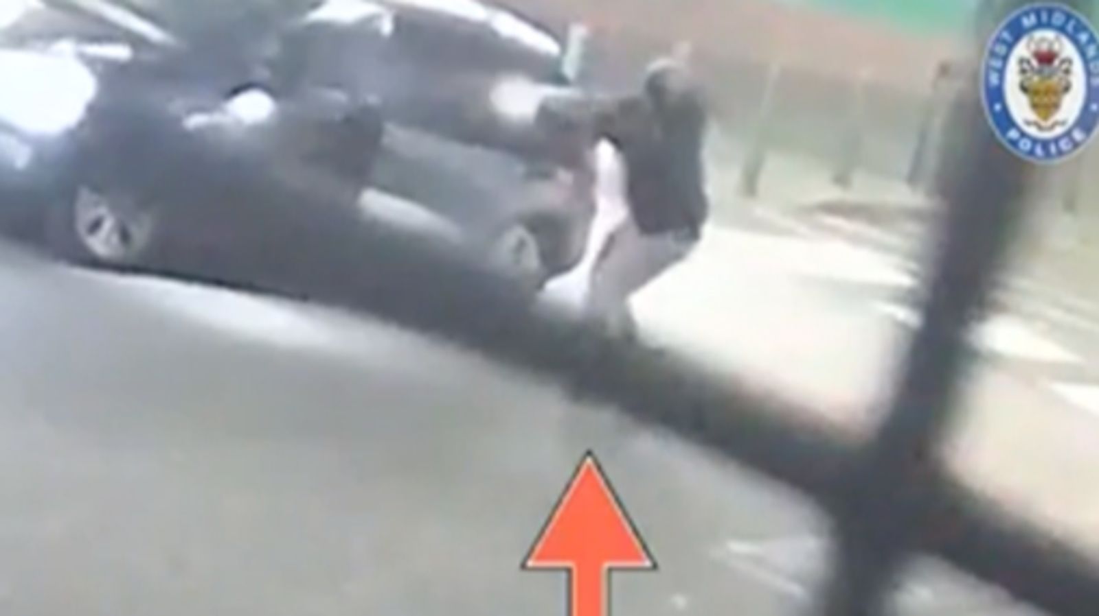 Chilling CCTV shows moment gunman blasts rival in leg in 'revenge ... Chilling CCTV shows moment gunman blasts rival in leg in 'revenge ...
