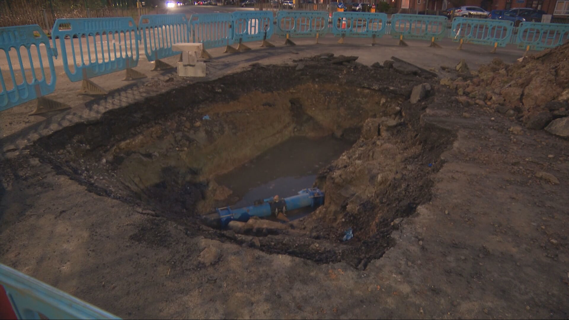 Road remains closed after burst water pipe causes sinkhole in Leicester ...