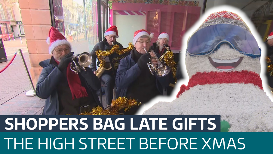 Frantic shopping on the high street as Christmas approaches - Latest ...