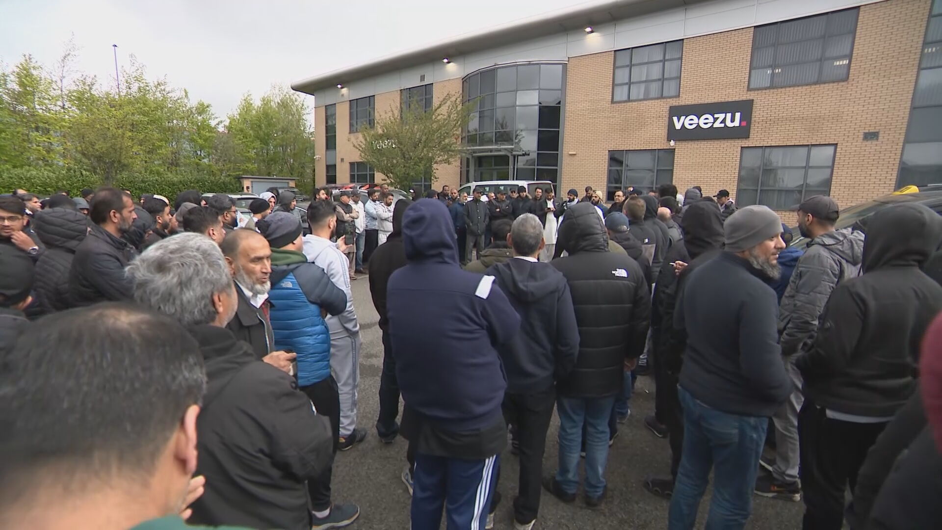 Sheffield taxi drivers protest over Veezu commission changes | ITV News ...