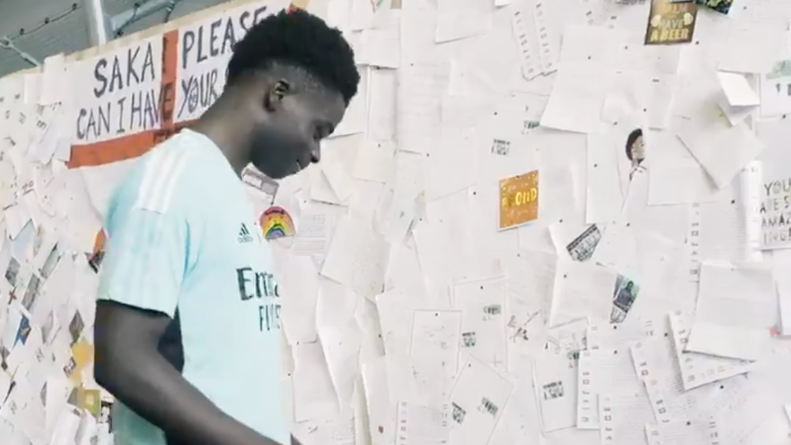 Saka ‘speechless’ after Arsenal present him with wall of fans’ well ...