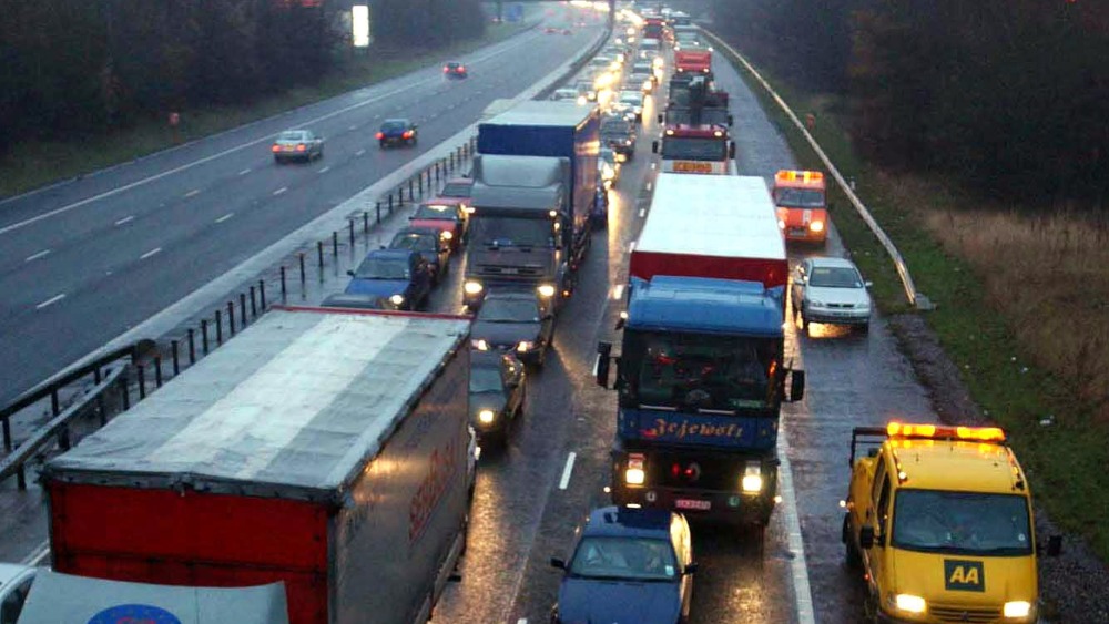 A4 named 'winner' of the UK's most congested road | ITV News