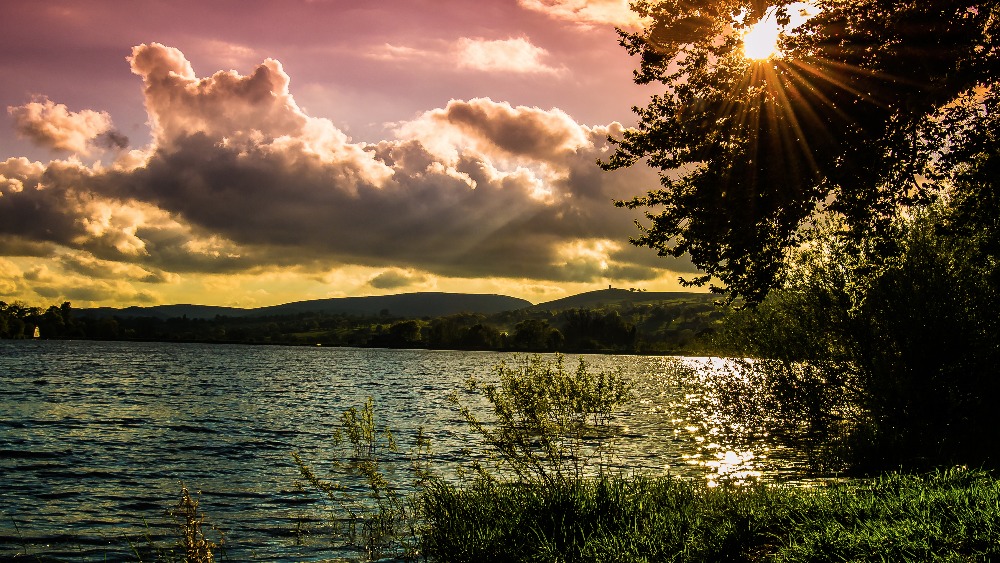 A warm Spring but a dull and wet May. | ITV News Granada