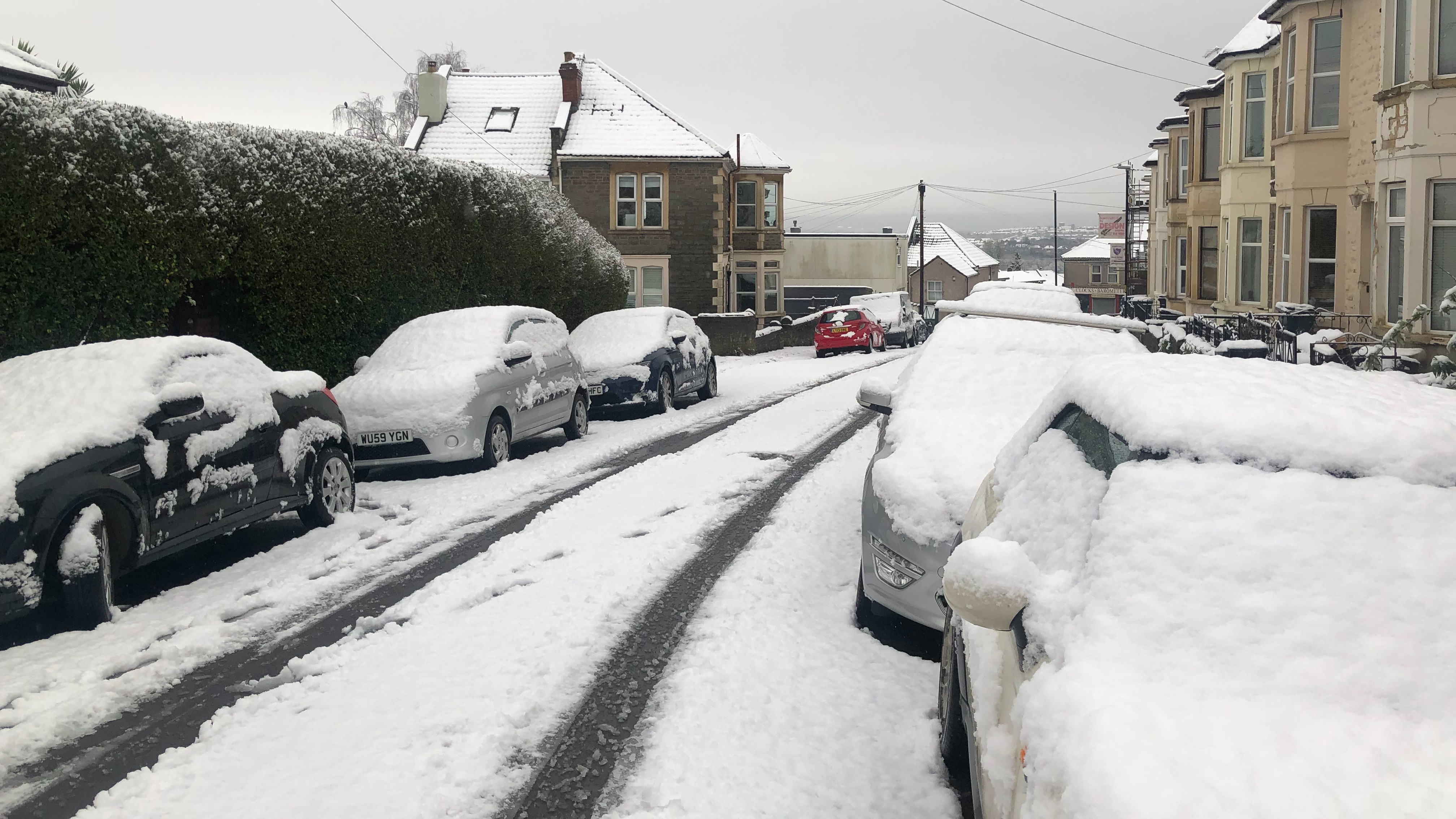 Surprise snow spell hits parts of the West Country | ITV News West Country