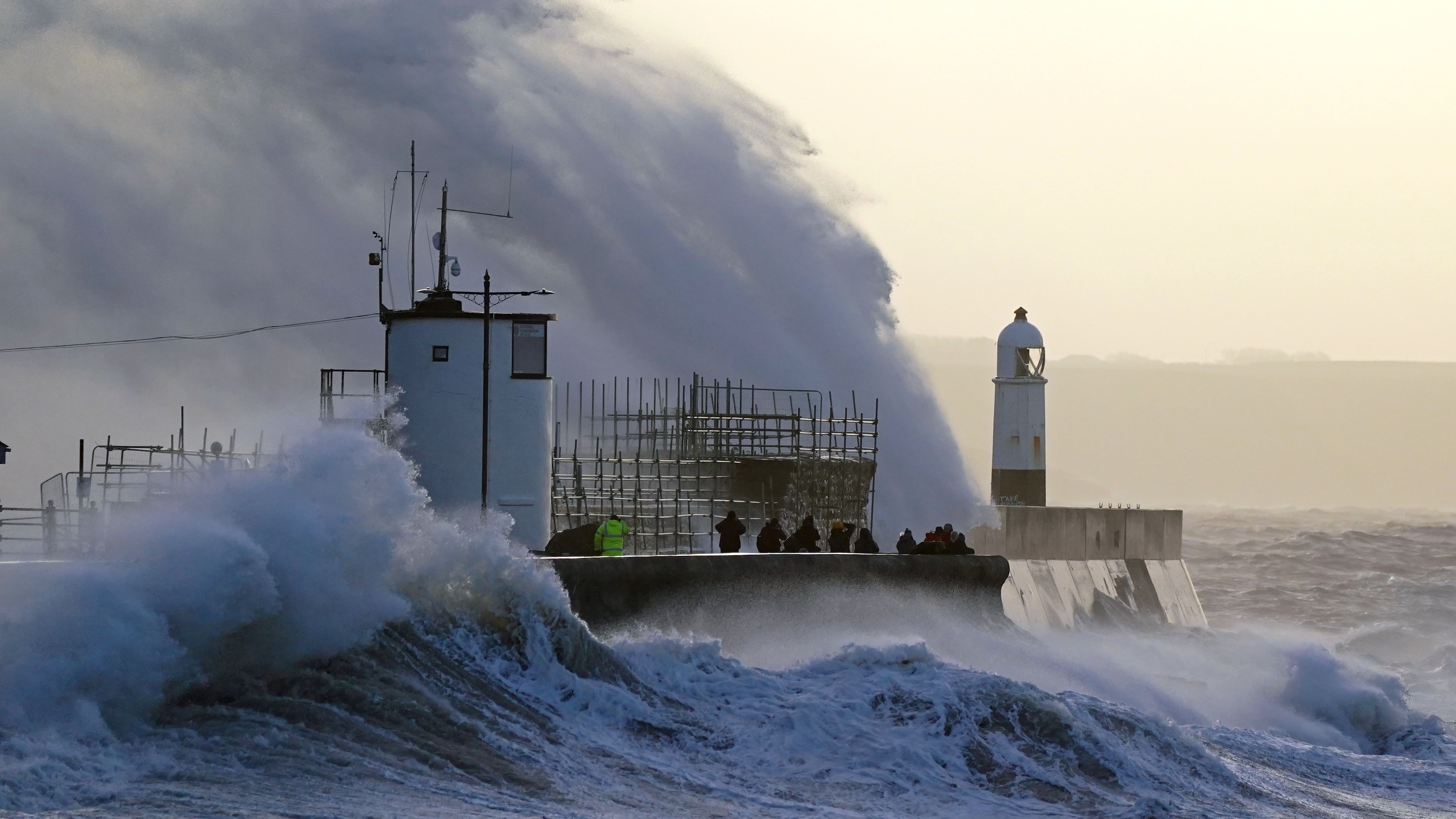 High wind weather warnings in place across Wales | ITV News Wales