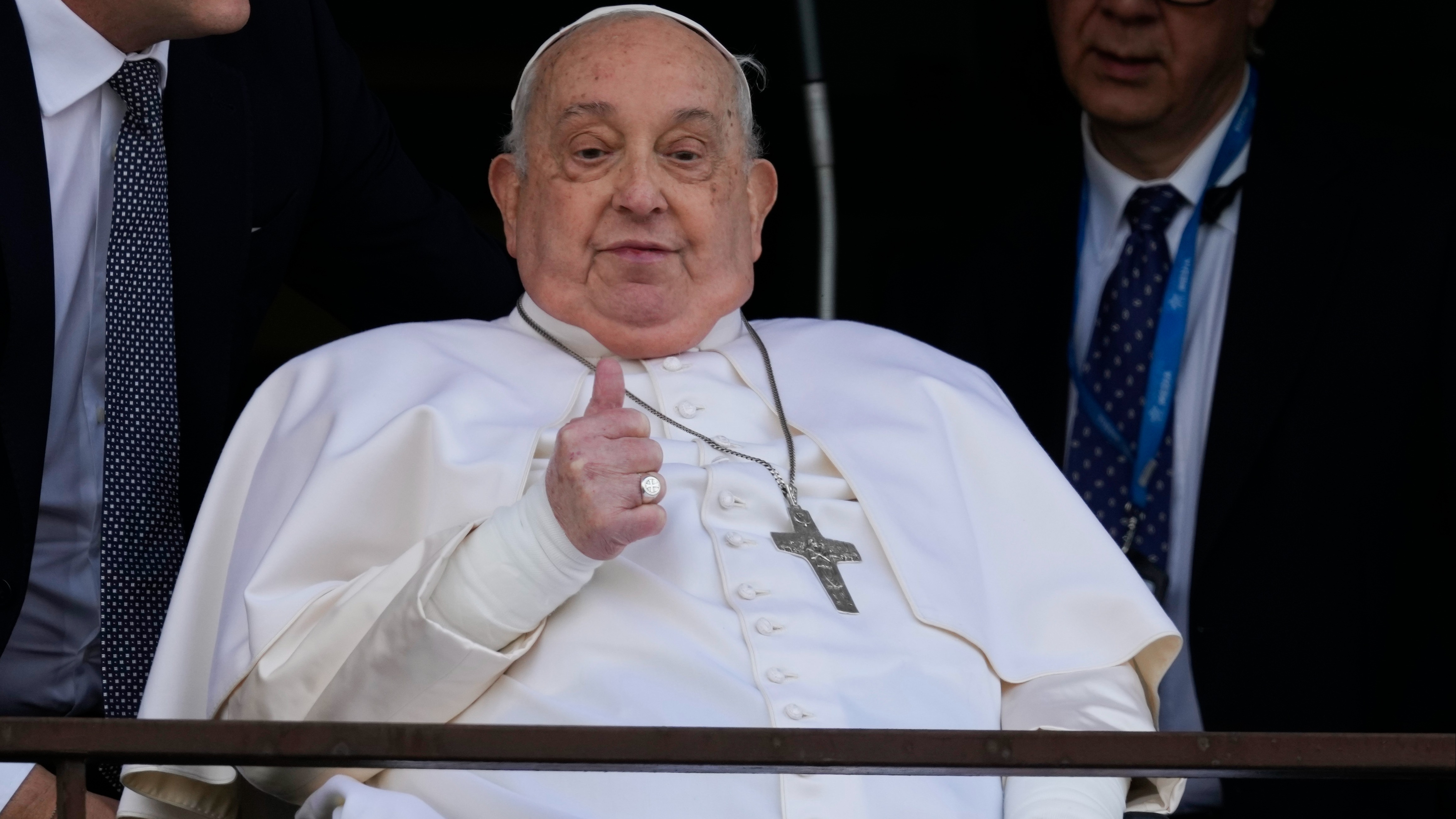 Pope Francis makes first public appearance as he's discharged from ...