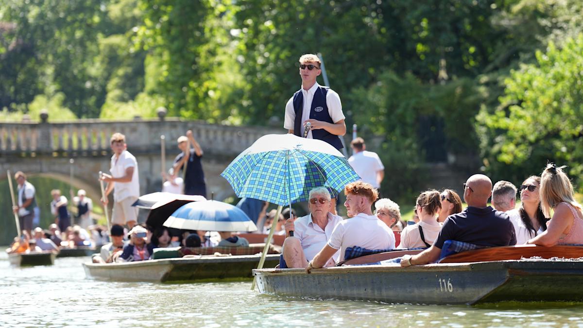 UK experiences hottest day of the year with temperatures hitting 34.8C ...