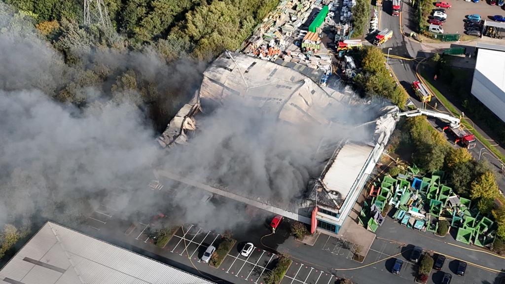 Wednesbury fire: Smoke fills Black Country sky after 'severe blaze' in ...