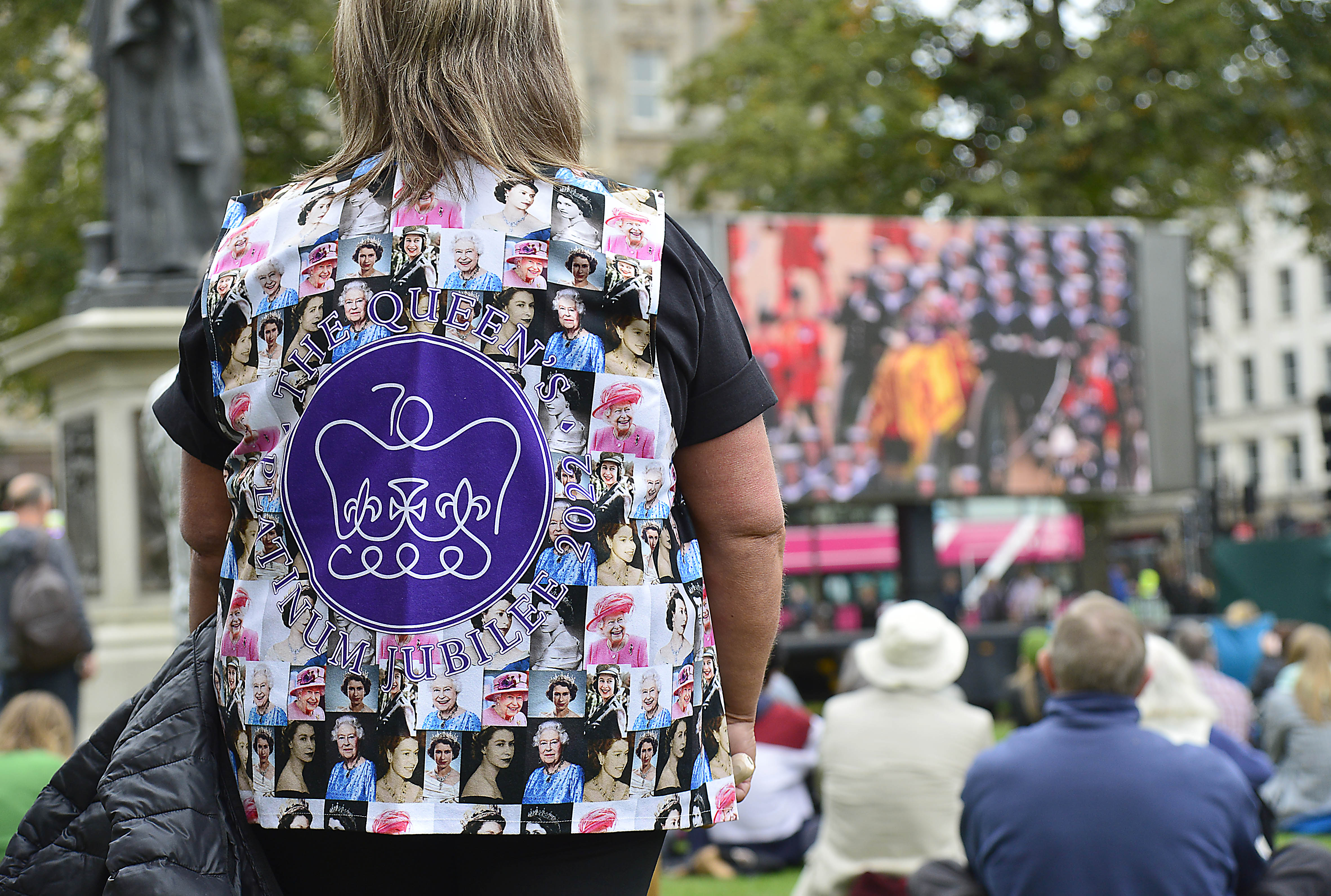 Crowds gather across Northern Ireland to watch Queen's state funeral ...