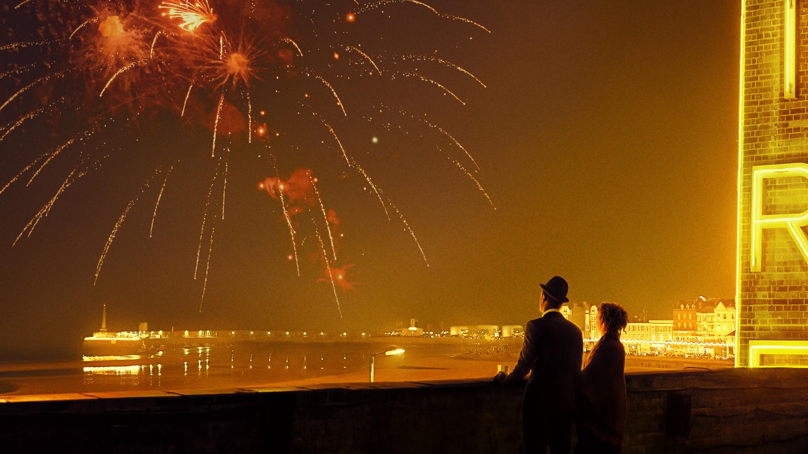 'It was a little bit scary' - Olivia Colman on starring in Empire of ...