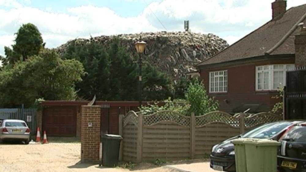 Worst place to live in Britain? Homes dwarfed by stinking 18,000 tonne ...