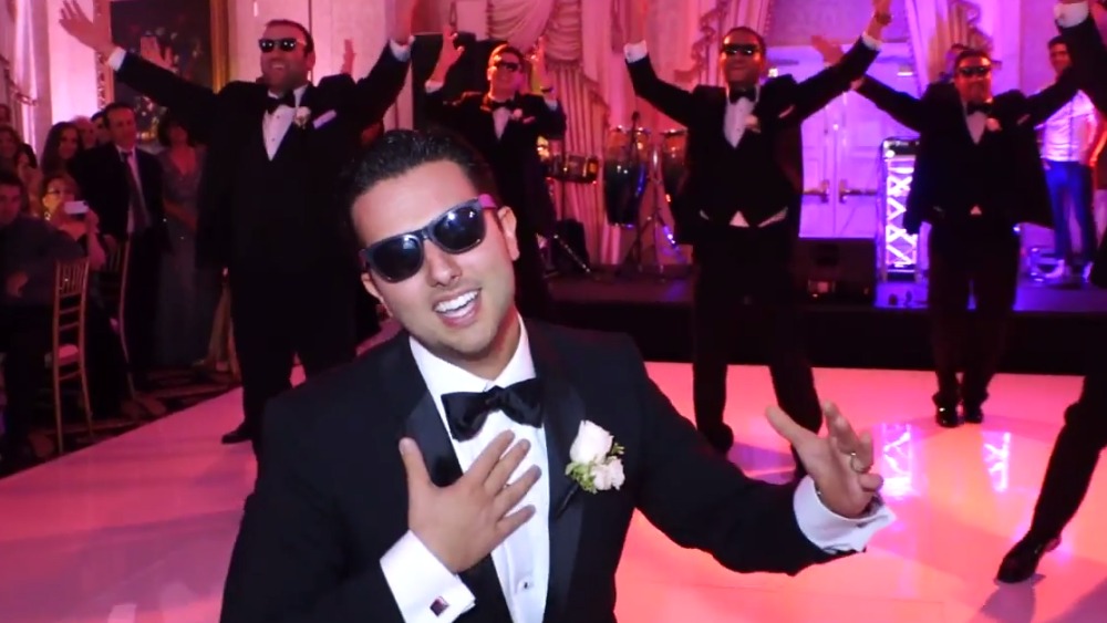 Groom's remarkable wedding day dance is a viral hit | ITV News