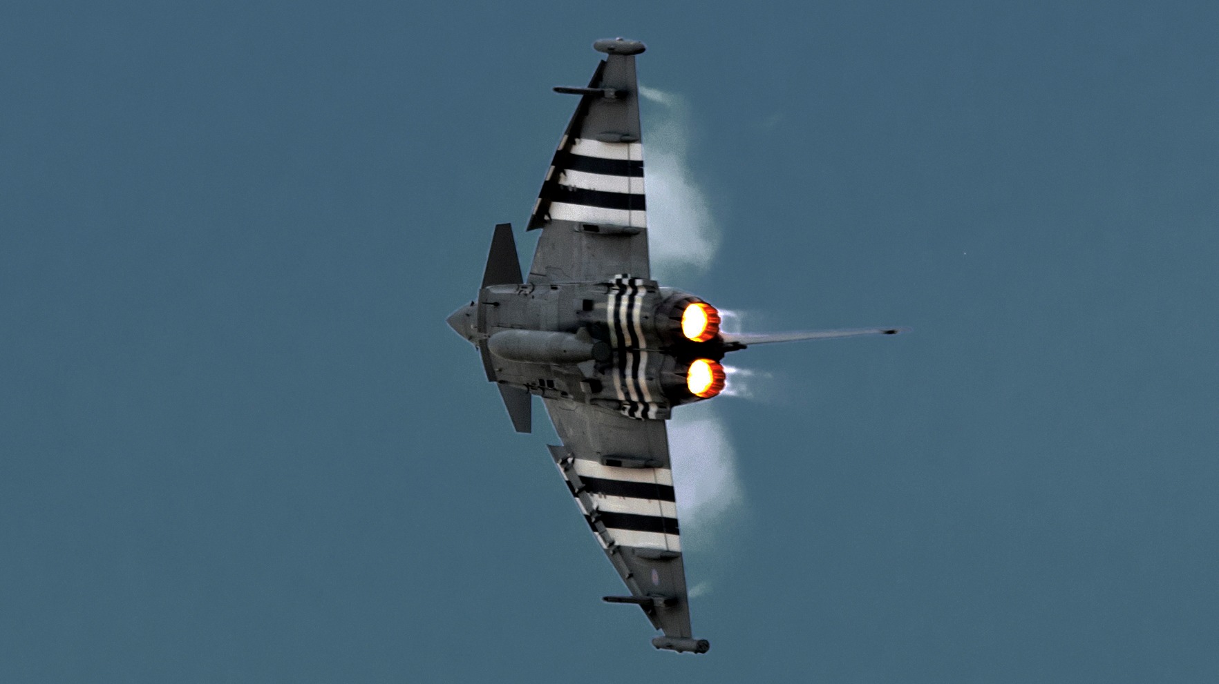 The Aircraft That Makes its Own Cloud | ITV News Calendar