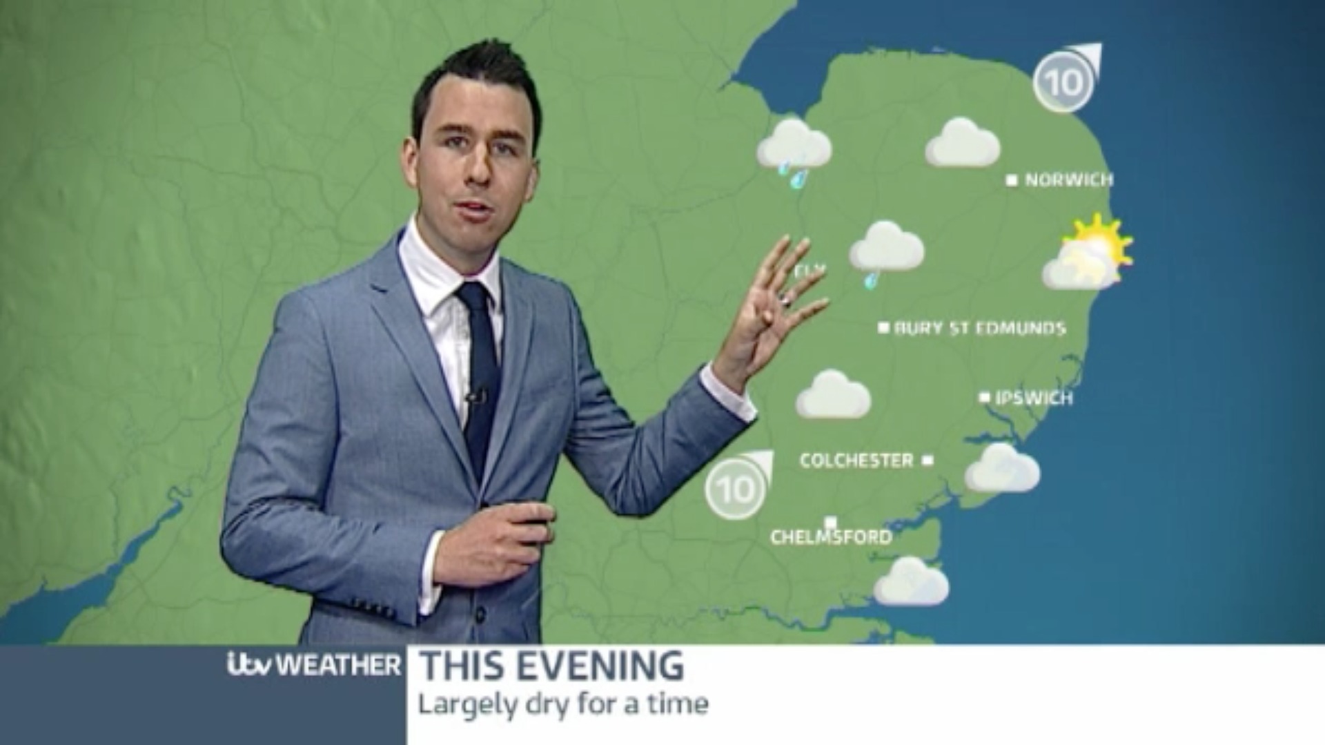 Anglia Weather: Heavy showers tonight and tomorrow | ITV News Anglia