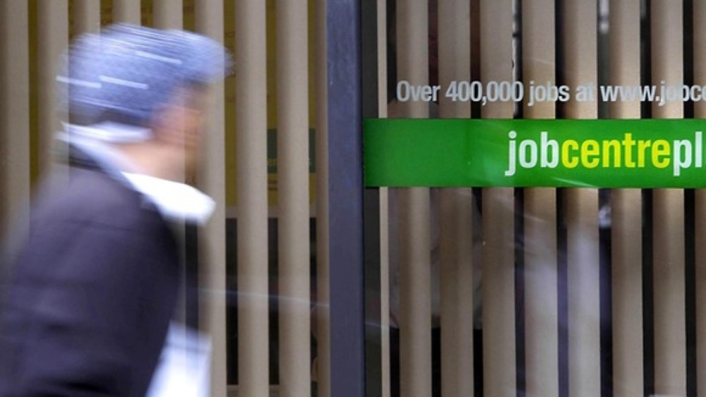 Hundreds of unemployed people go to jobs fair in Wolverhampton | ITV ...