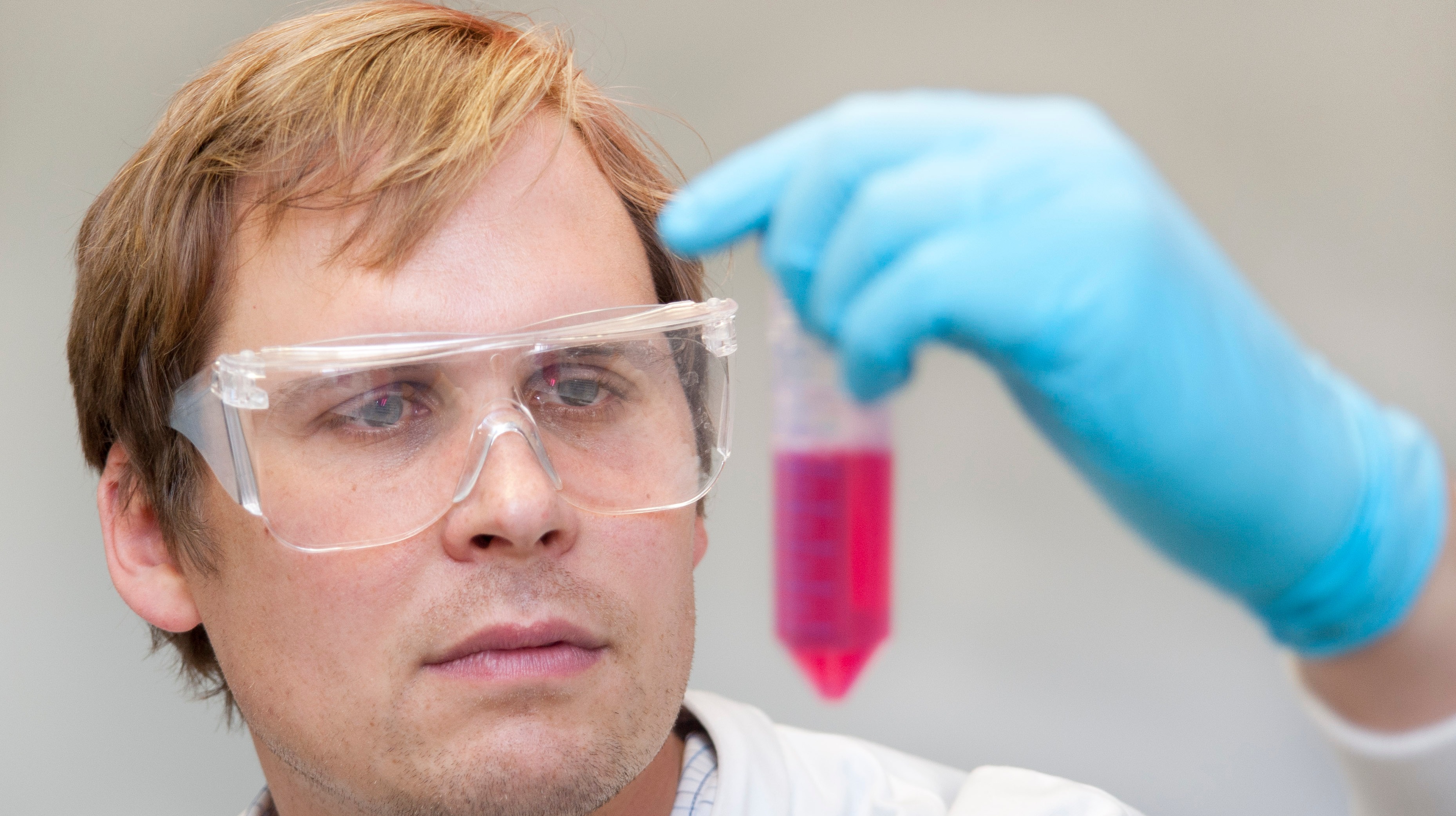 Virologist gives expert view on the likelihood of a UK Ebola outbreak ...