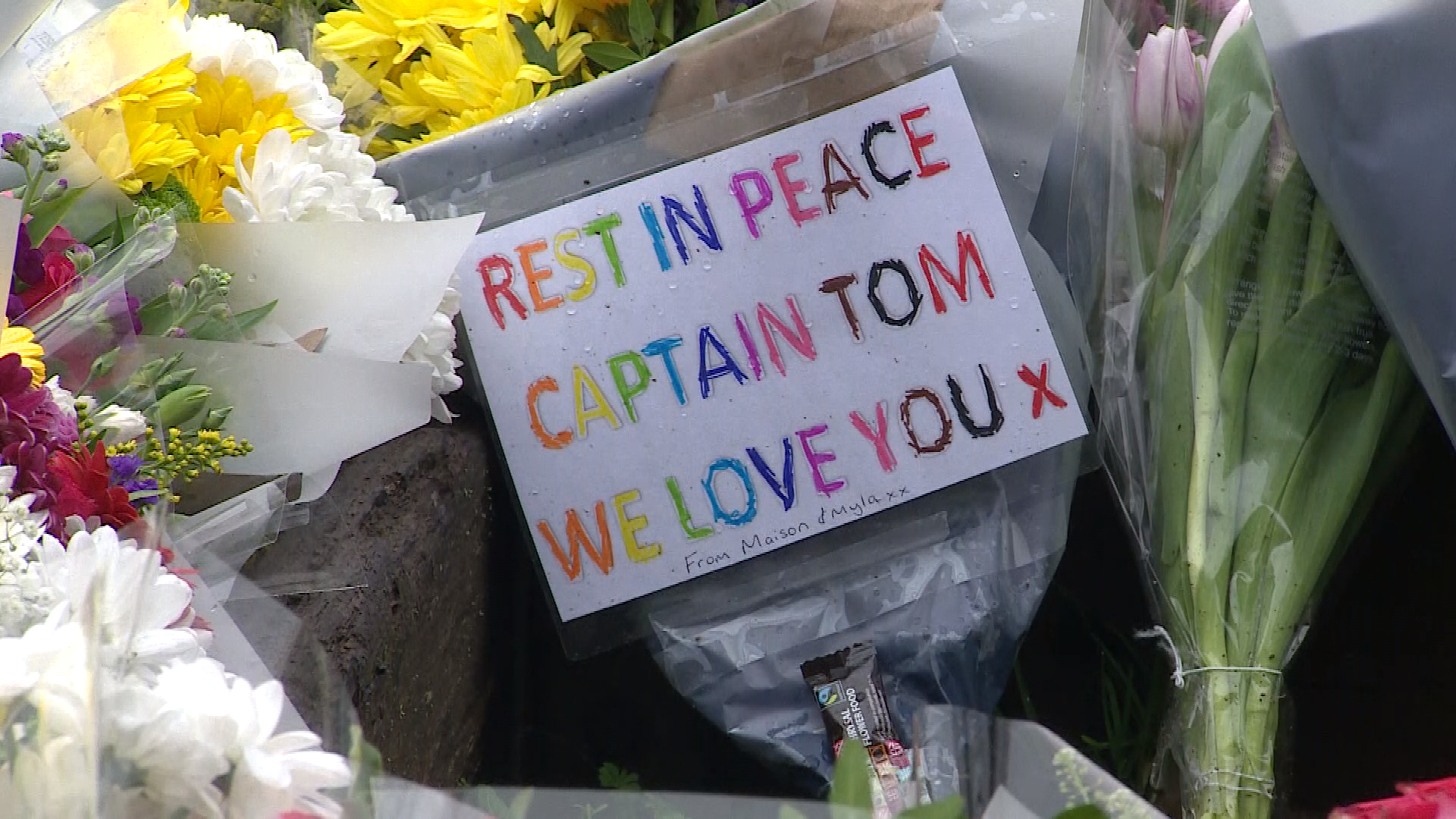 A nation remembers: The lasting legacy of Captain Sir Tom Moore | ITV ...