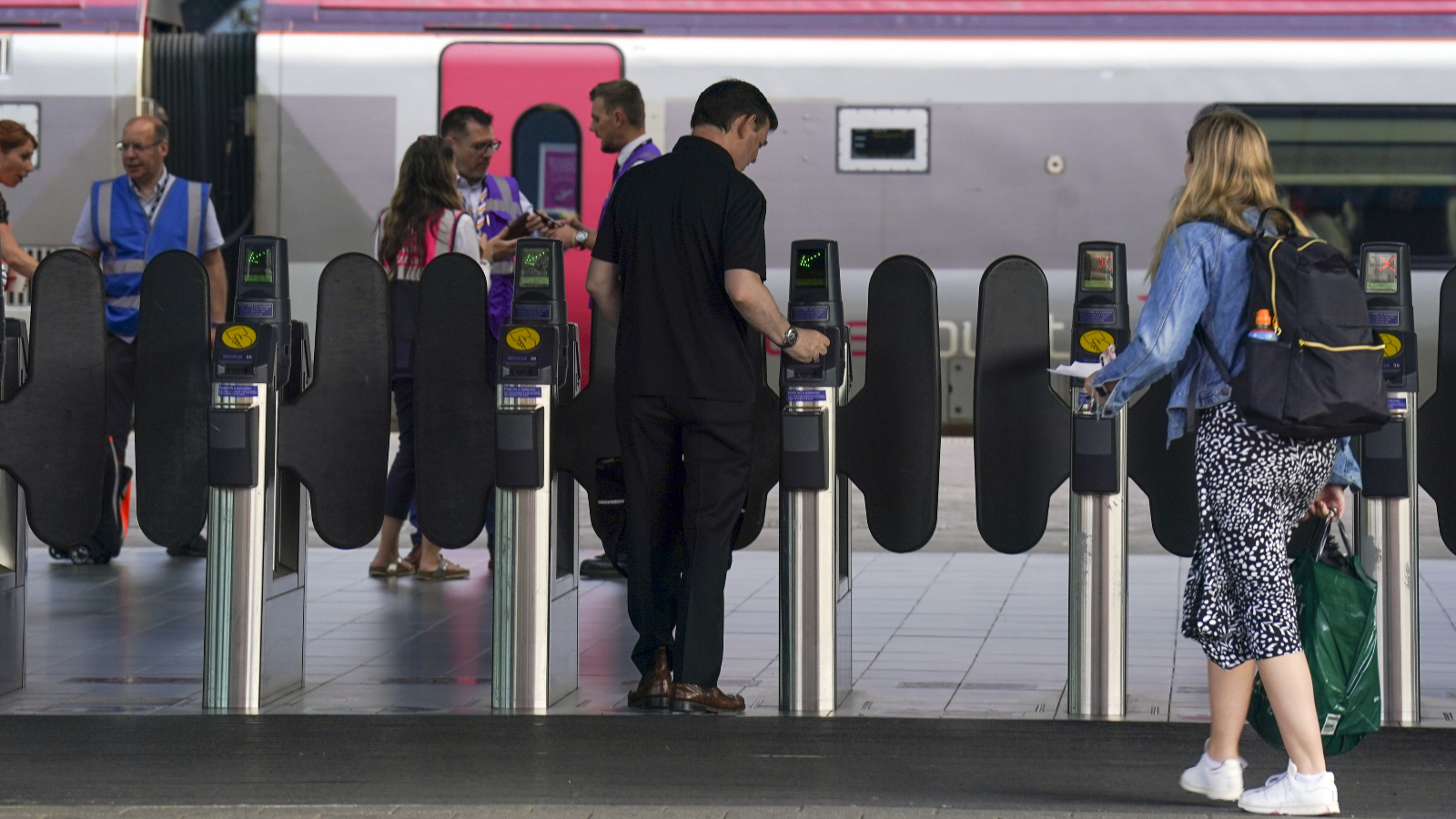 Disruptions to continue on train services after 24-hour rail strike ...