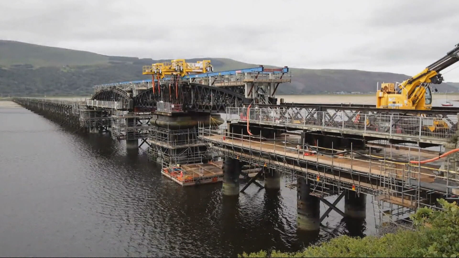 'Iconic' 156 year-old Barmouth Bridge re-opens after 4-year restoration ...