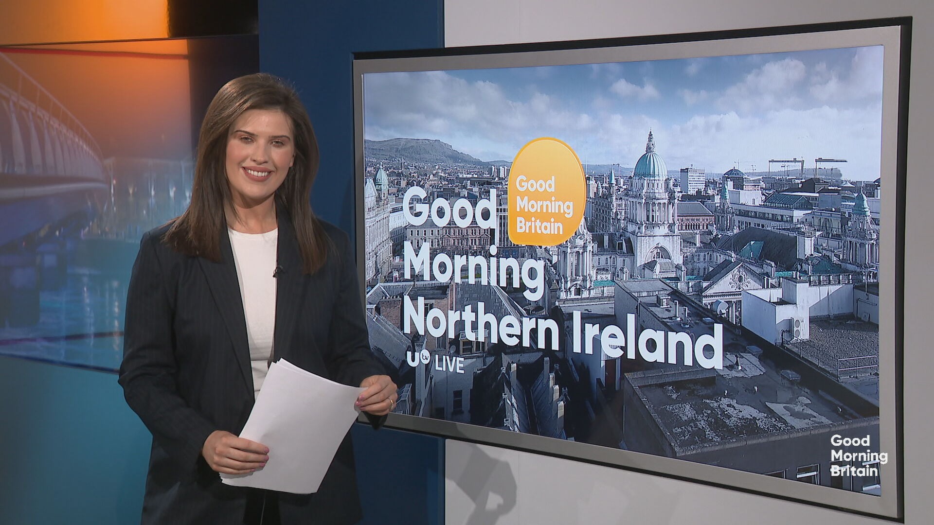 Northern Ireland's Wednesday morning news headlines: Fire engine-bus ...