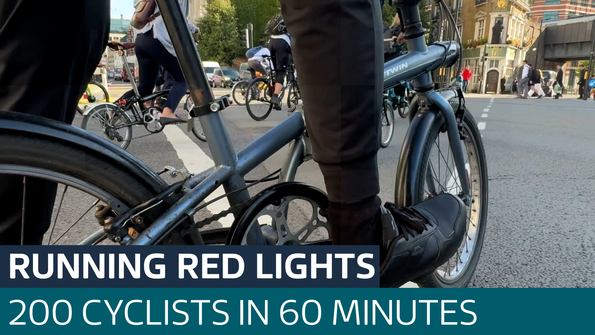 Running the red light: 200 cyclists fail to stop in just one hour ...