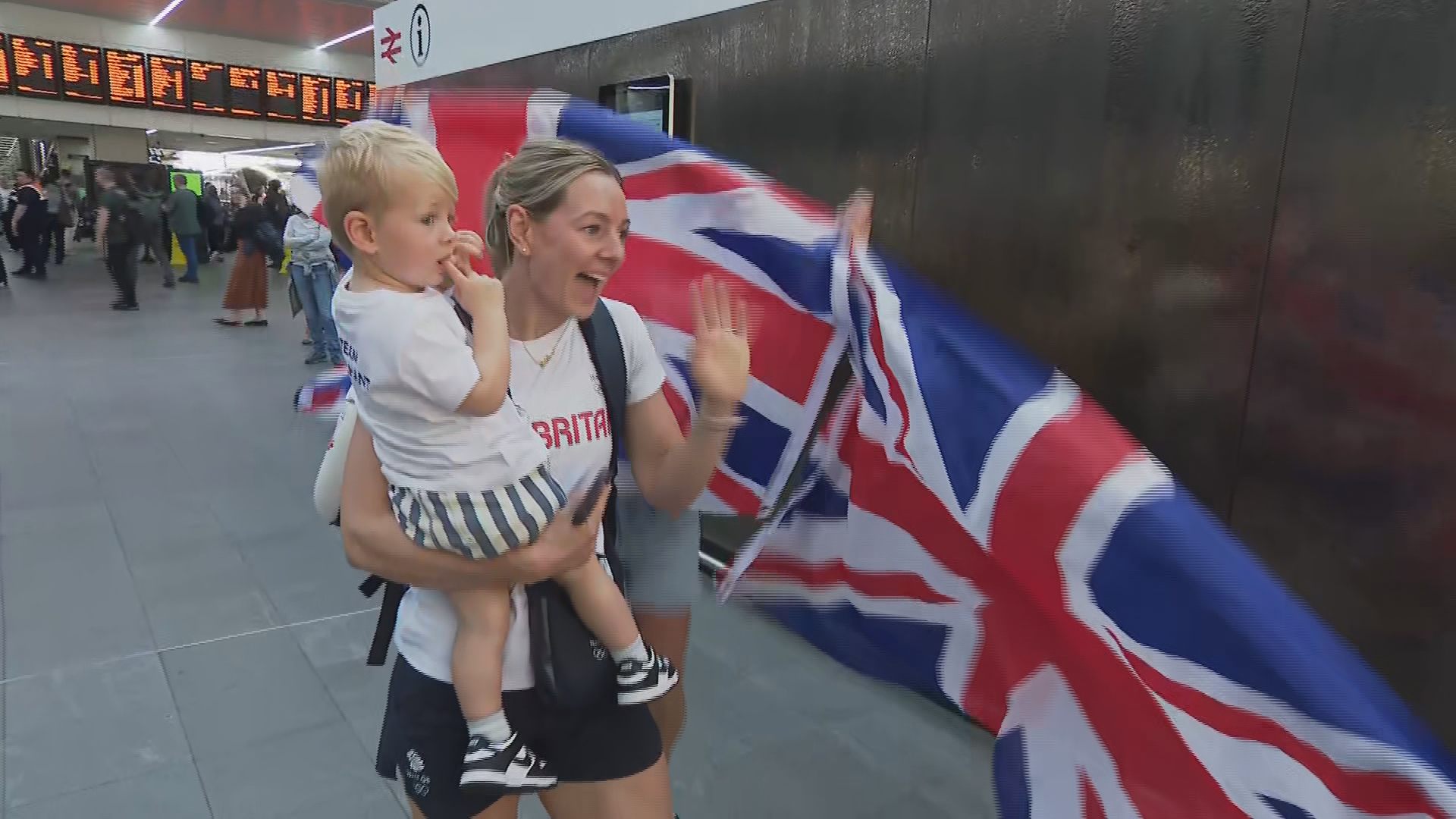 Olympic gold medal winning cyclist Katy Marchant given hero's welcome ...