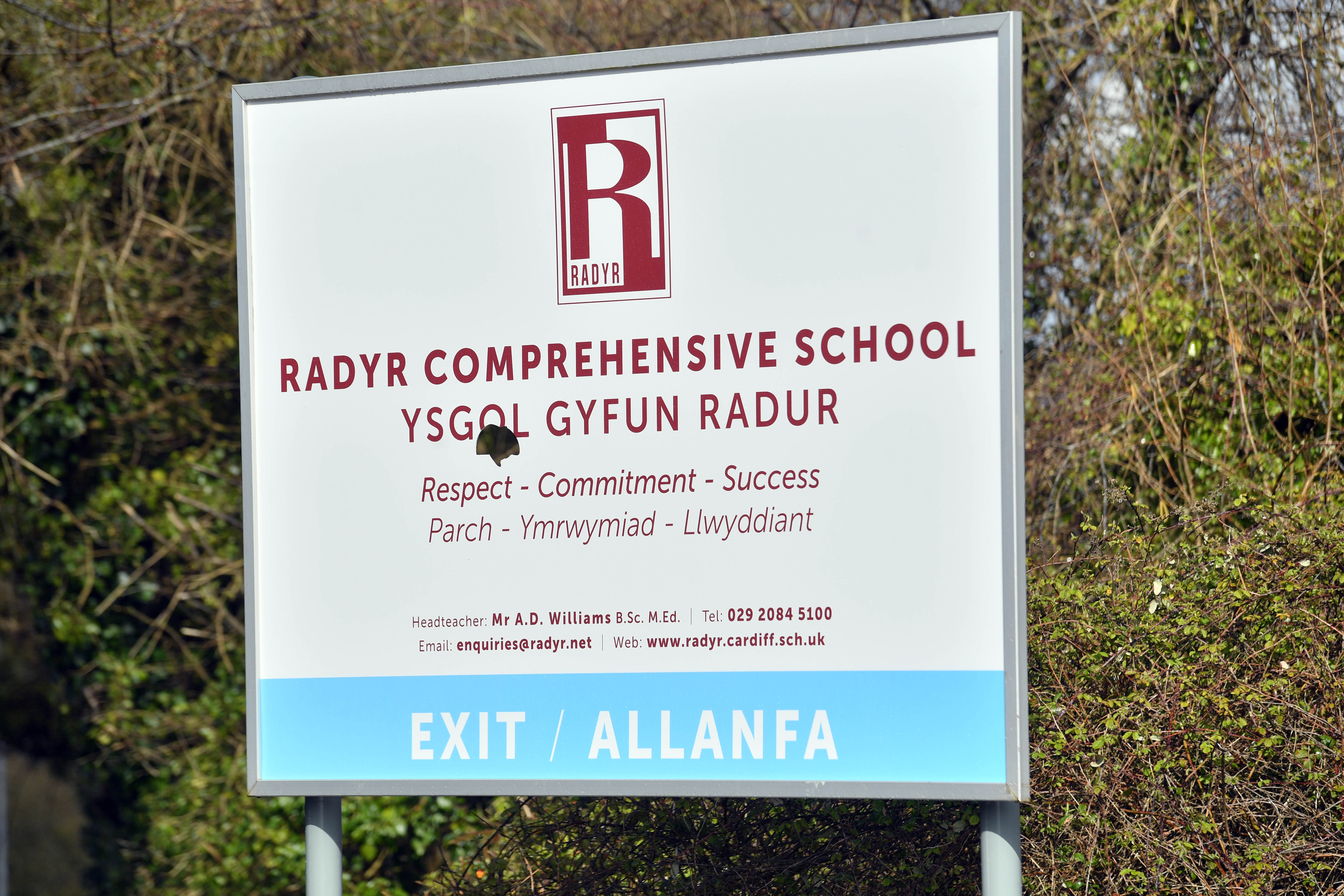 Cardiff schoolgirl, 13, dies at theme park on family holiday in Florida ...