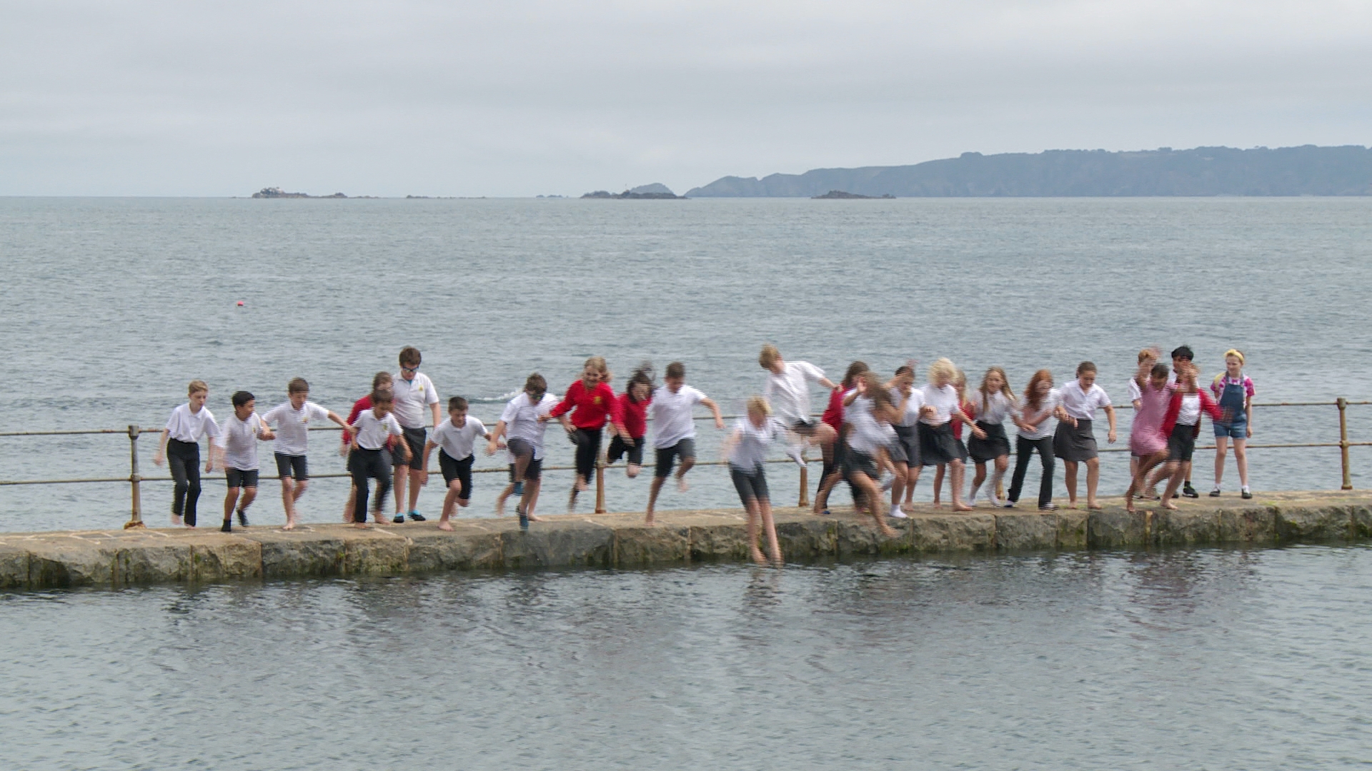 Guernsey students make a splash to mark the end of the school year ...