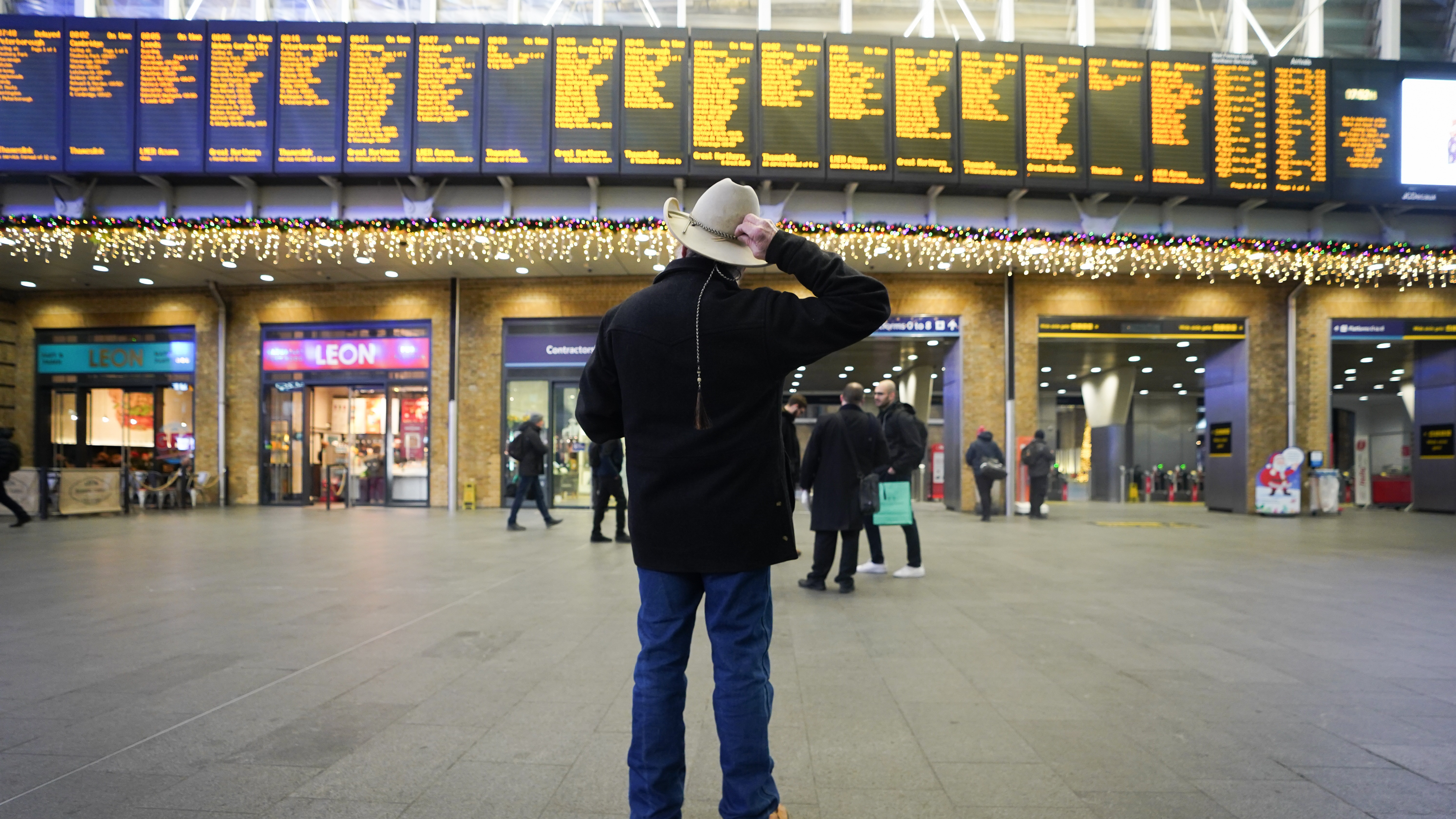 Travel disrupted weekend before Christmas as railway workers continue ...