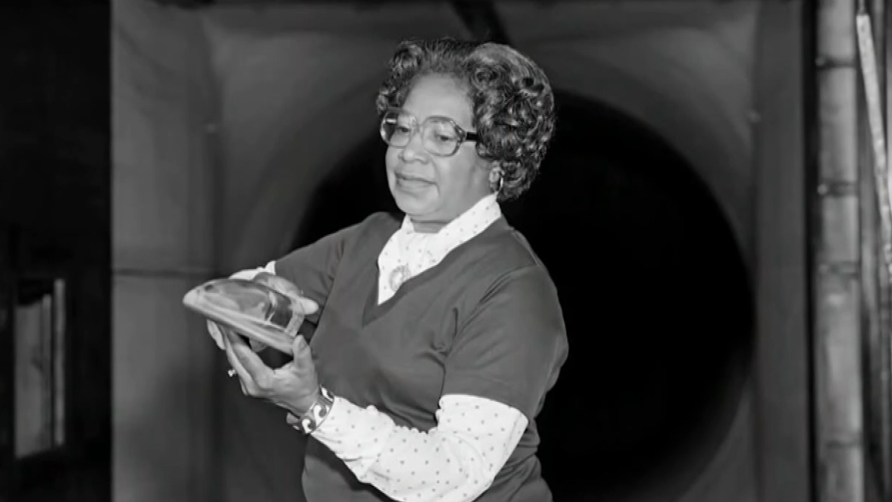 Mary W Jackson: NASA names HQ after agency's first Black female ...