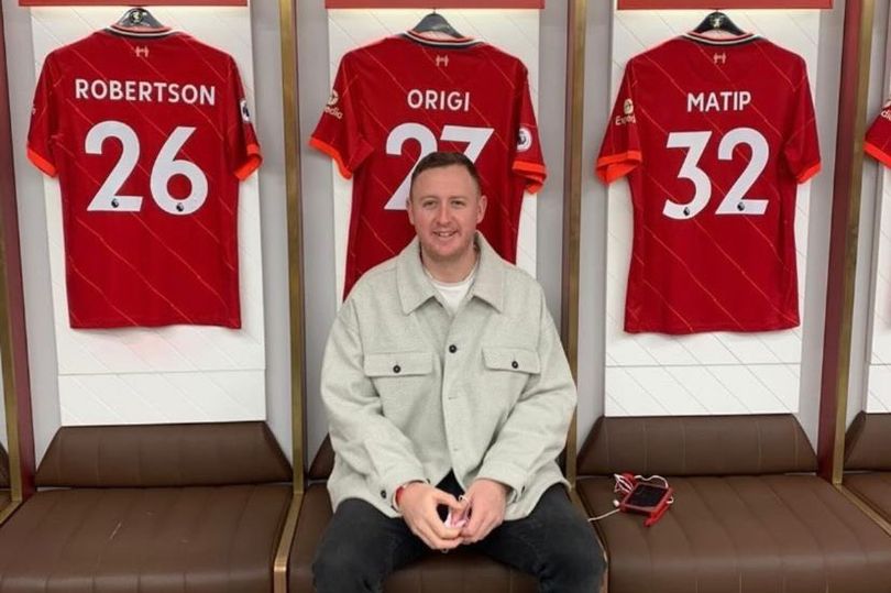 Liverpool fans hold round of applause for Benjamin Tucker a British man ...