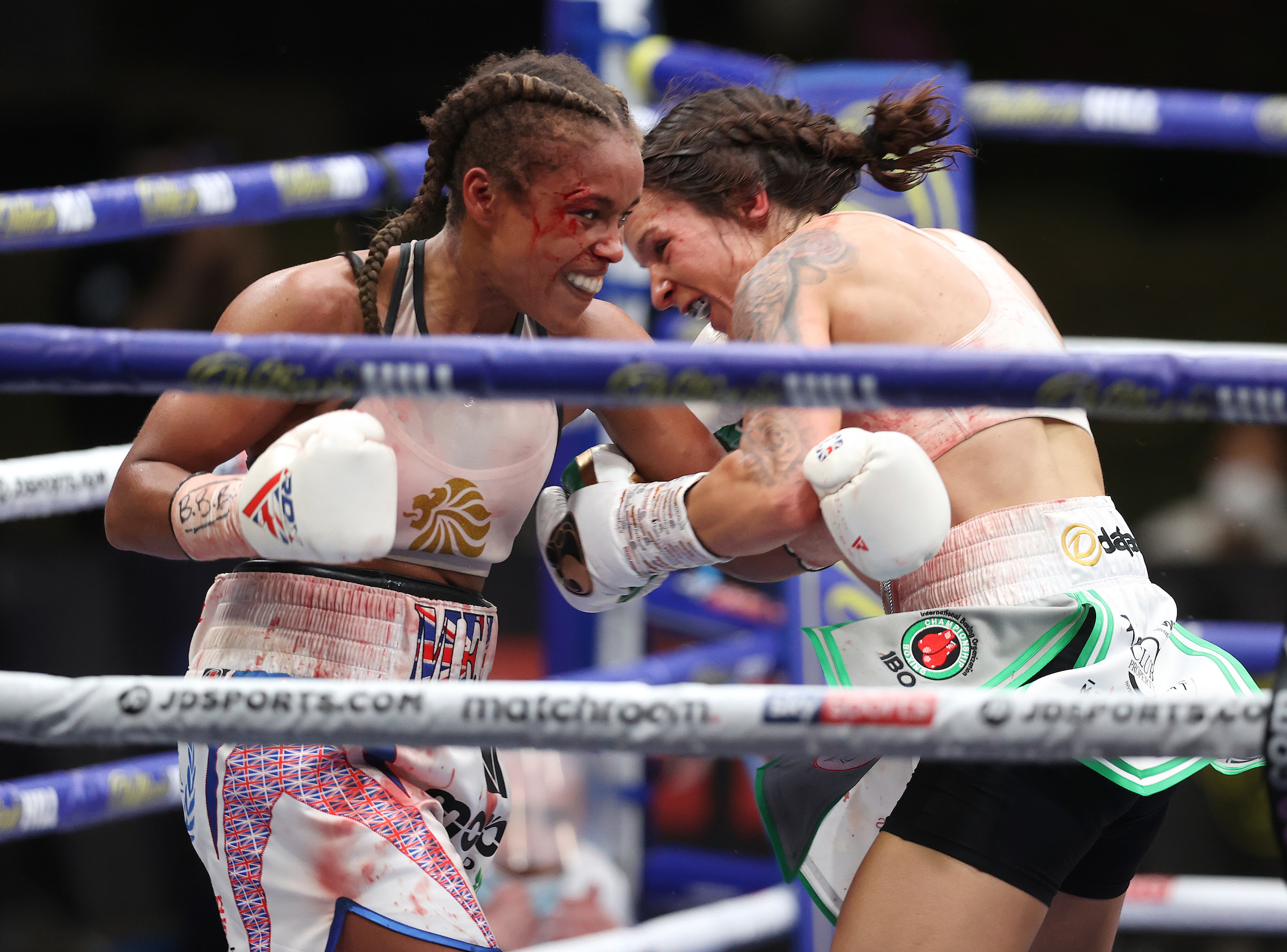 Doncaster boxer Terri Harper keeps hold of world titles after gruelling ...
