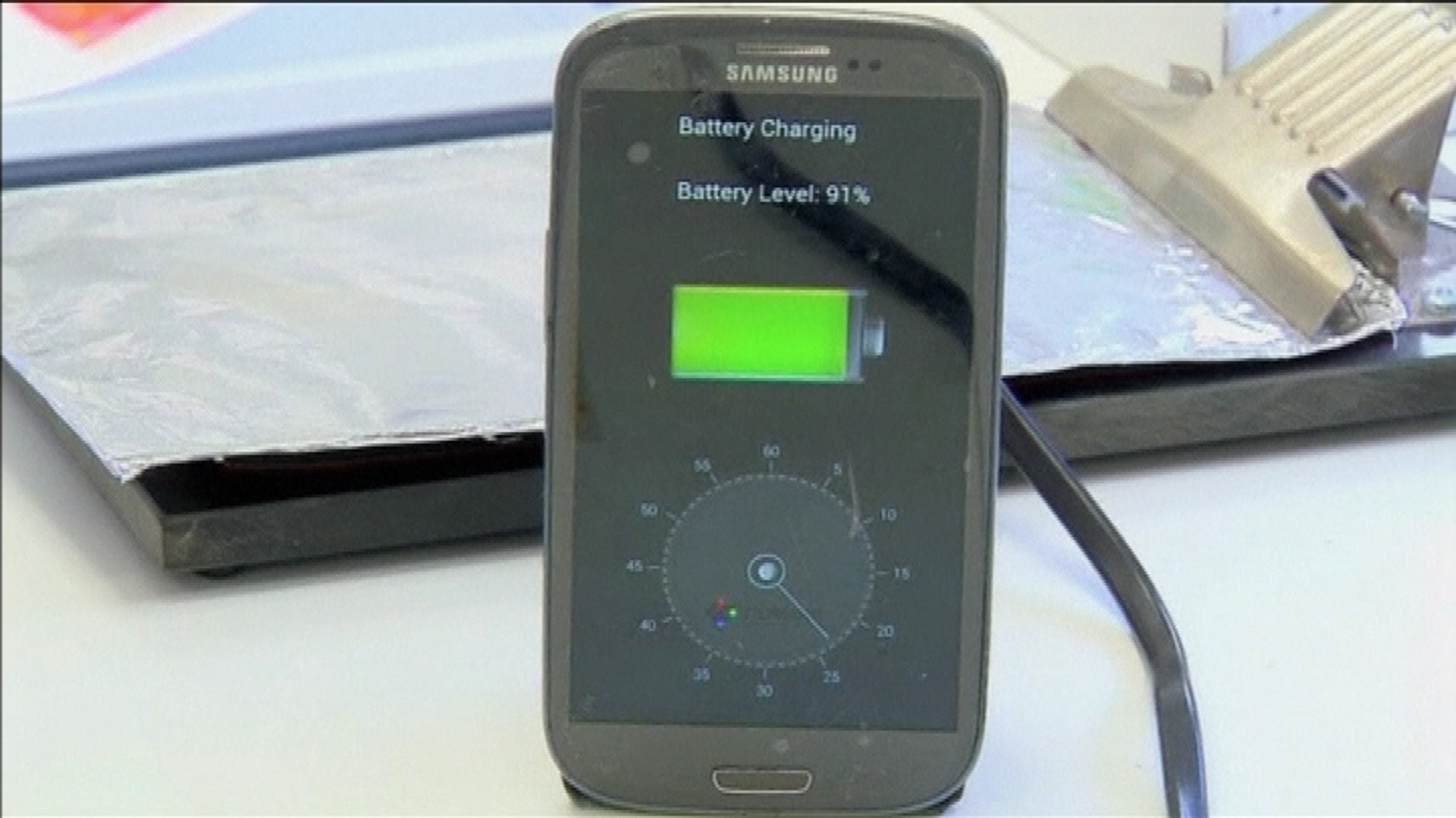 Scientists develop way to charge mobiles in just 30 seconds | ITV News