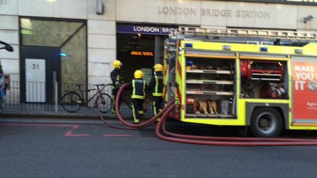 Fire closes Tube station and disrupts travel in central London | ITV ...