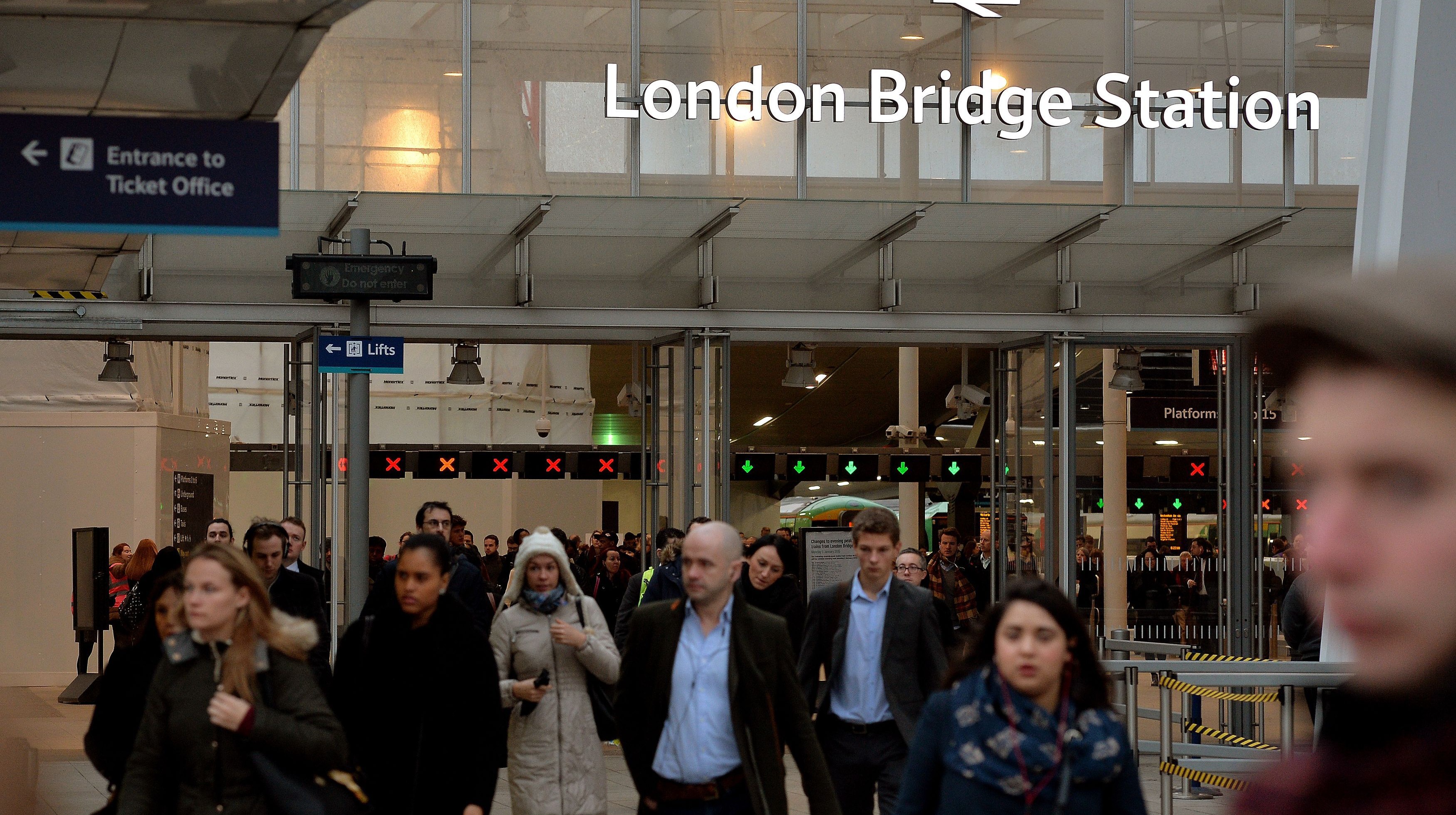 Rush hour misery for hundreds of commuters after long delays at London ...