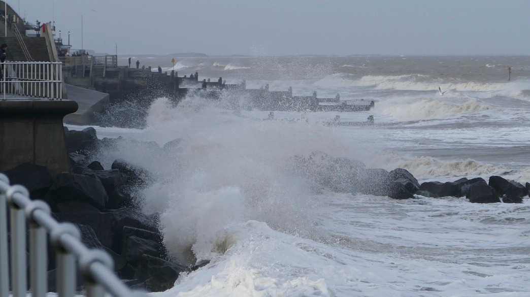 Anglia Weather: Breezy with scattered showers | ITV News Anglia
